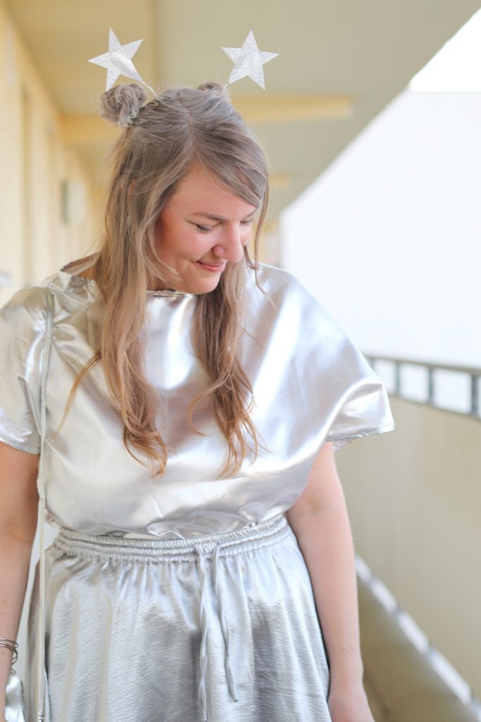 DIY: Make Space Party Costumes Yourself - via Luloveshandmade.com