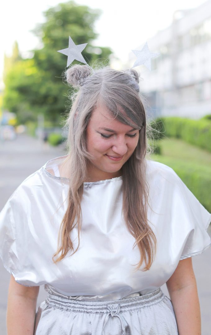 DIY: Make Space Party Costumes Yourself - via Luloveshandmade.com