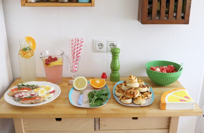 A Bright and Colorful Summer Craft Party via Luloveshandmade.com