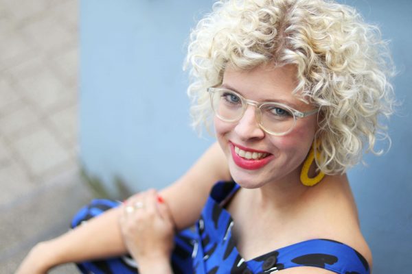 Portrait Shooting with Anna in Berlin: Yellow, Blue and a Fancy Romper